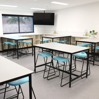 Dynami Lab Stool - High Back | BFX Furniture